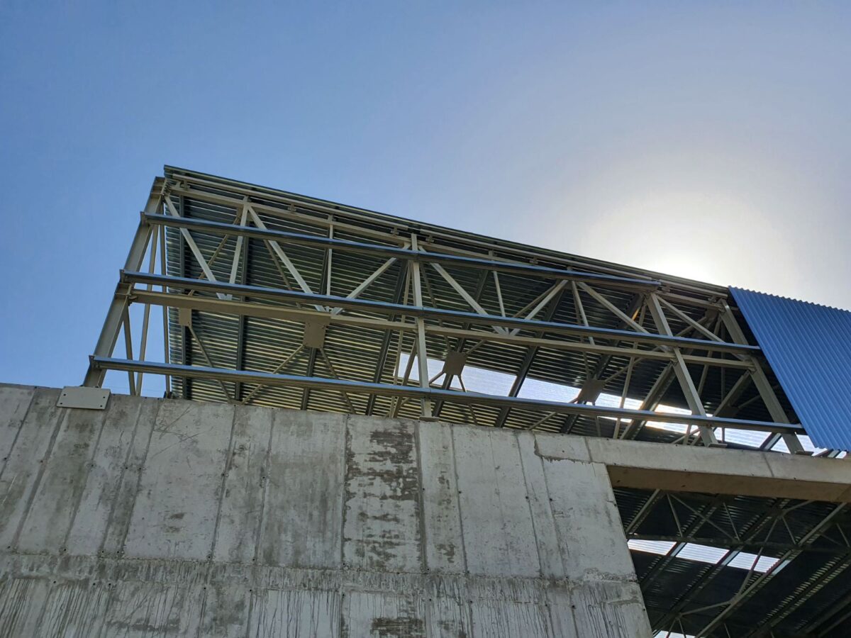 FACTORY ROOF IN ARADIPPOU - Cyprus Metal Constructions Mantorinis